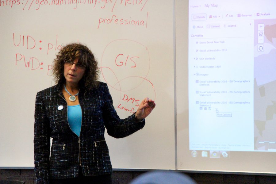 Stony Brook University Celebrated GIS Day with Workshops in the Library ...